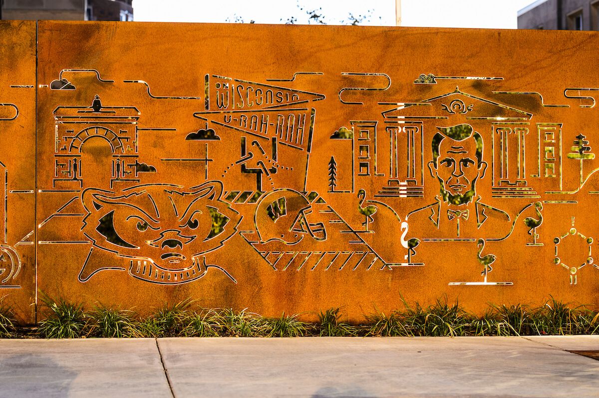 Jigsaw: Badger Pride Wall | Wisconsin Alumni Association